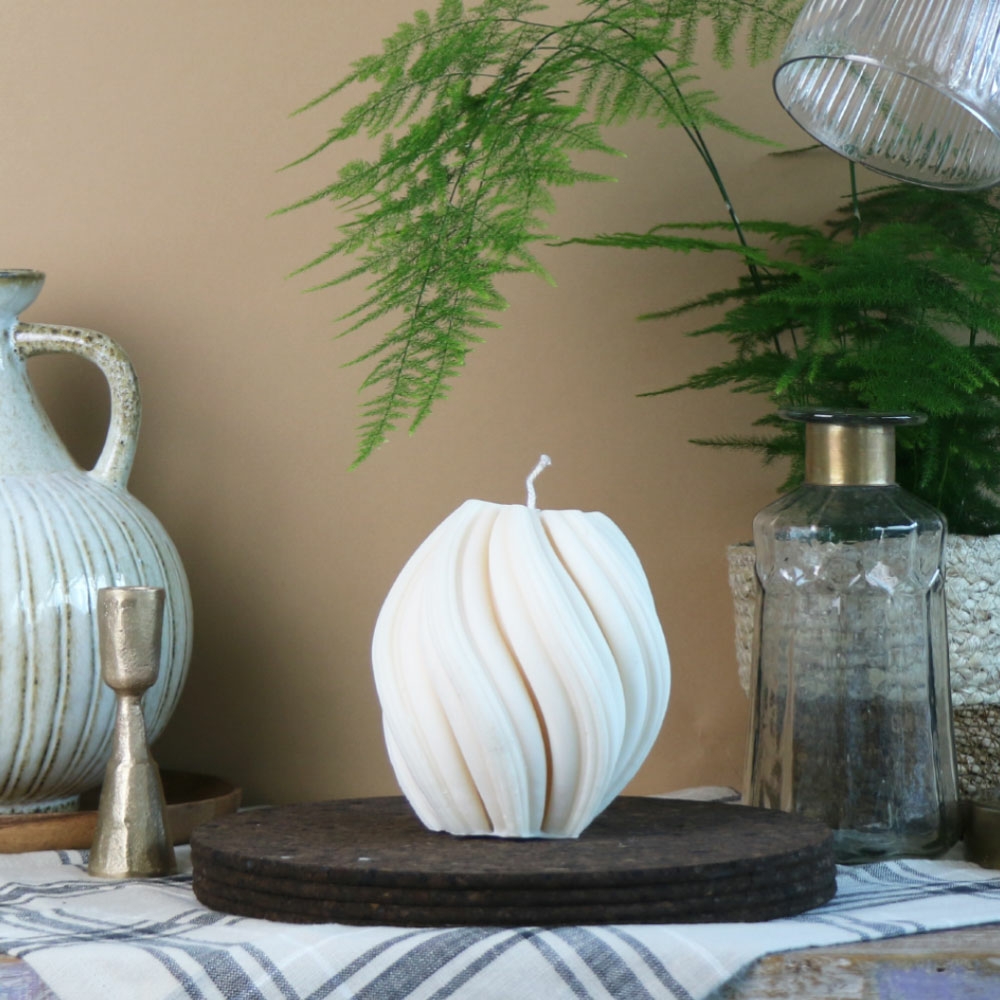 Hanna Home Coral Candle - Beetham Nurseries